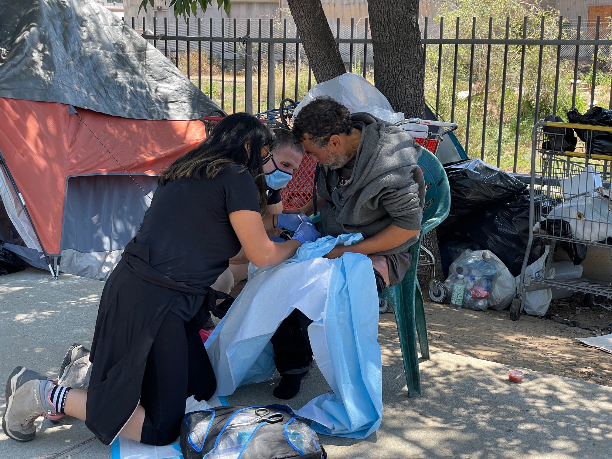 New doctors train by serving L.A.’s underserved in first-of-its-kind ...
